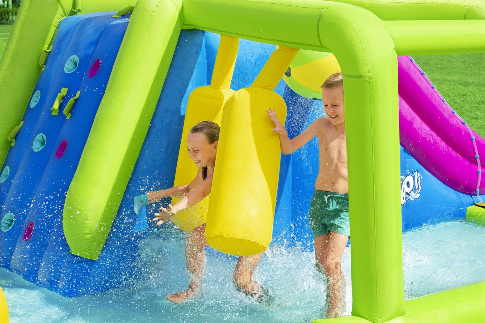 H2OGO! Splash Course Mega Water Park | H20GO! Store UK | Bestway UK